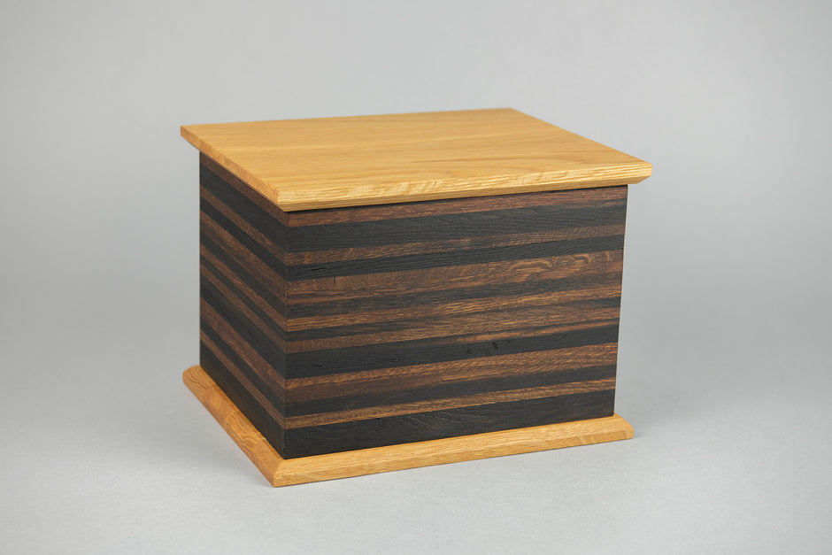 Oak Urns – Northwoods Casket Company